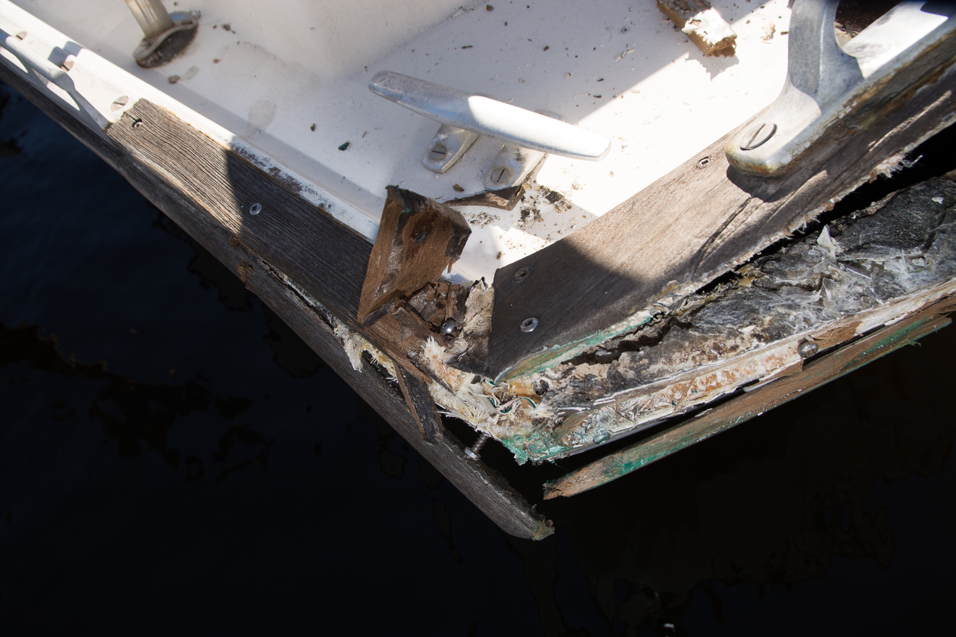 boat-damage-3 - The Sailing Vessel Pomaika'i