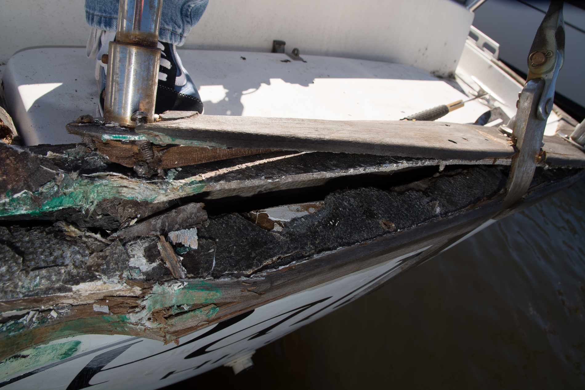boat-damage-5 - The Sailing Vessel Pomaika'i